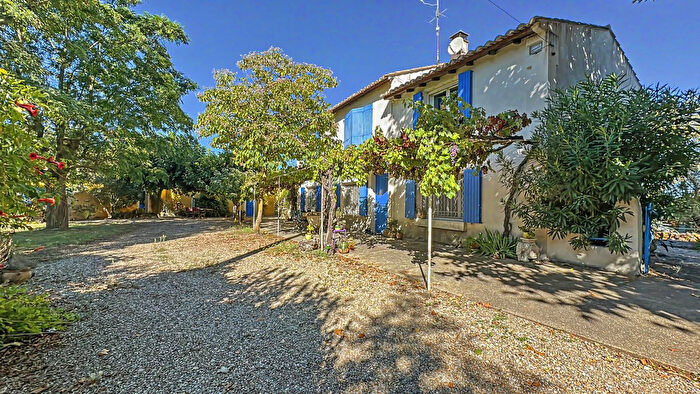 Maison 12 pièces à vendre à Arles, Trébon