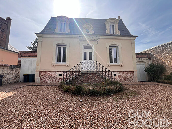 Cloyes-sur-le-Loir : Maison 7 pièces à vendre