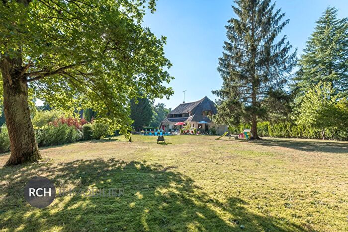 Maison à vendre - Montfort-lAmaury - 8 pièces - 4 chambres