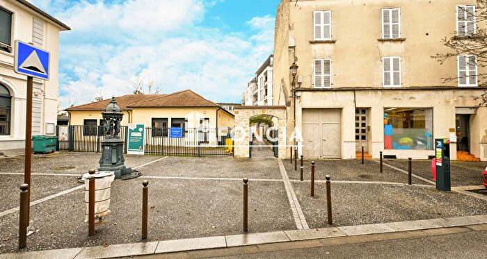 Appartement à vendre - Mantes-la-Jolie, Centre-ville - 2 pièces - 1 chambre