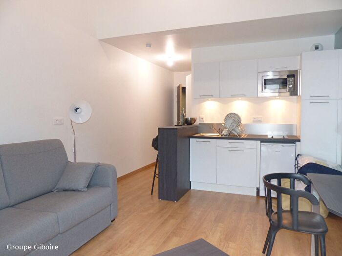 Appartement à louer - Quartiers Centre, Fougères, Sévigné - 1 pièce