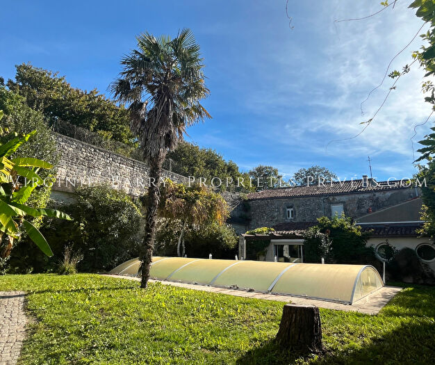 Maison à vendre - Tonnay-Charente - 6 pièces - 4 chambres