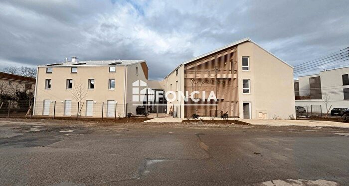 Mi Plaine-Manissieux-Village, Saint-Priest : Appartement 1 pièce à louer