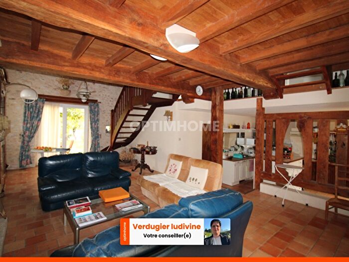 Maison à vendre - Douzains - 6 pièces - 4 chambres