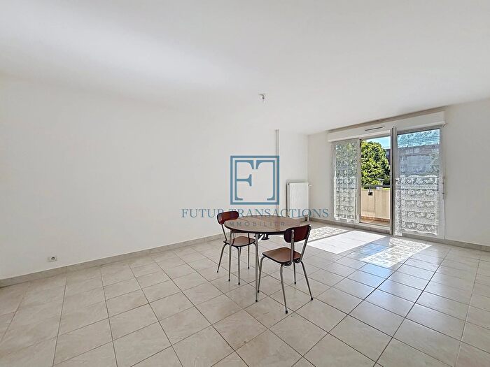 Appartement 3 pièces à Trappes, Coeur des Merisiers, à vendre