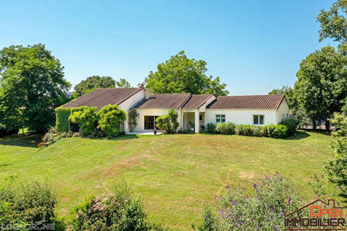 Maison 8 pièces à Lédat, à vendre
