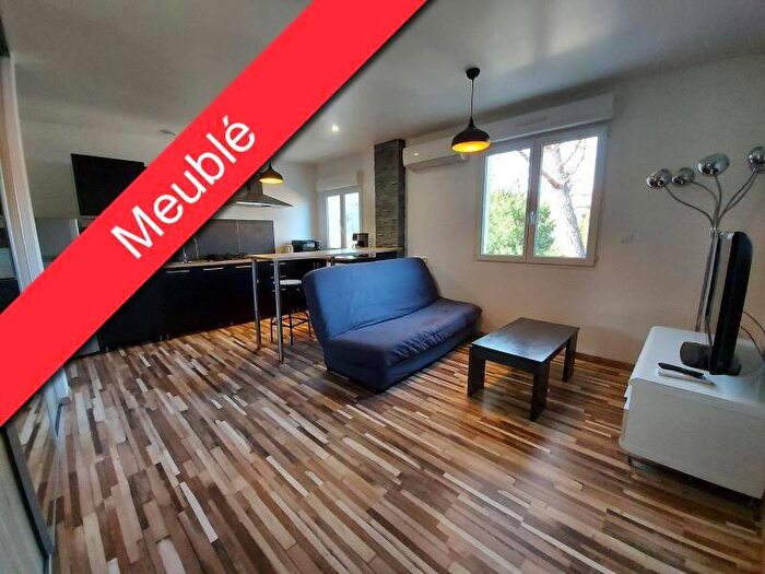 Appartement à louer - Quais du Tarn, Millau - 1 pièce