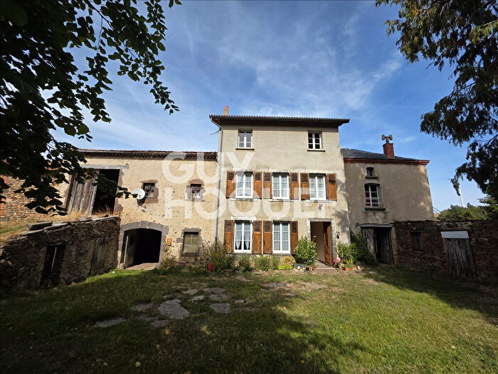 Maison 6 pièces à Ally, à vendre