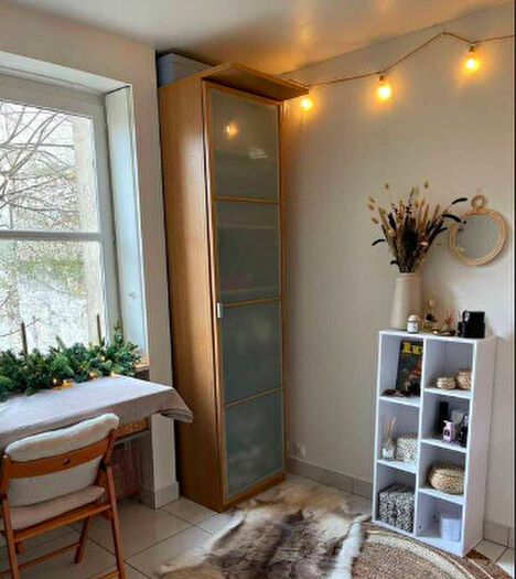 Appartement à louer - Paris e , Archives - 1 pièce