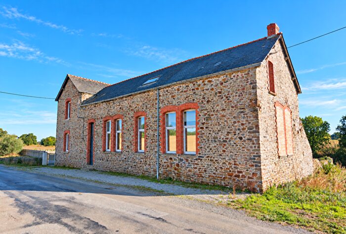 Maison 8 pièces à vendre à Forges-la-Forêt