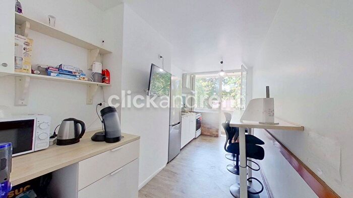 Appartement à louer - Clairieres-Chateaux-Zone Agricole, Cergy - 5 pièces - 4 chambres