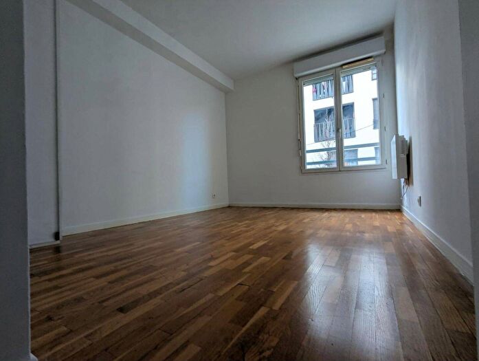 Appartement à louer - Aubervilliers - 3 pièces - 2 chambres