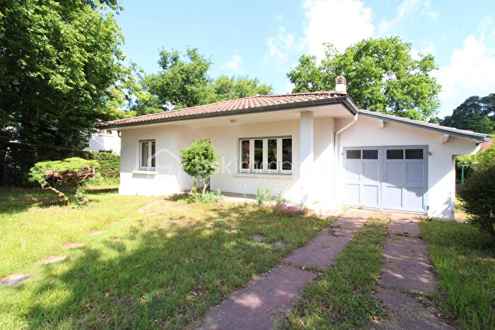 Maison à vendre - Saint-Pierre-du-Mont - 4 pièces - 3 chambres