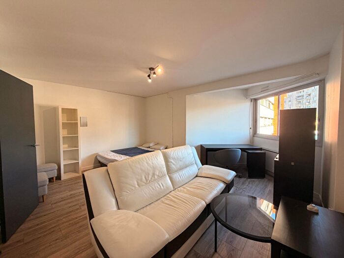 Talence, Saint-Genès, La Médoquine, Haut-Brion : Appartement 1 pièce à louer
