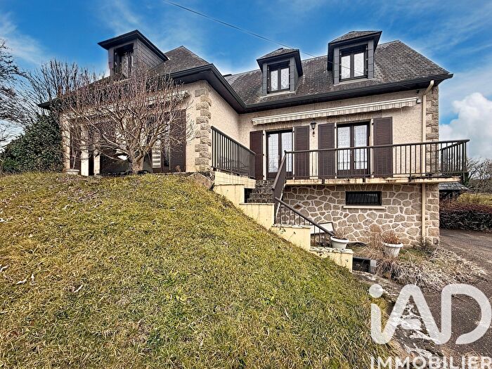 Maison à vendre - Treignac - 6 pièces - 4 chambres