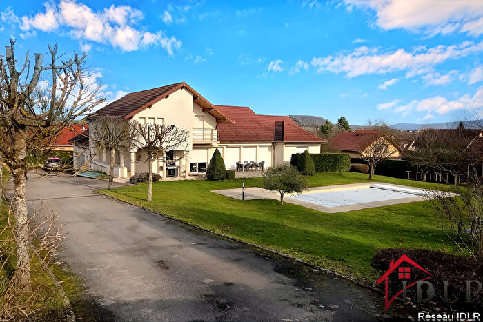 Maison à vendre - Cussey-sur-lOgnon - 9 pièces - 5 chambres