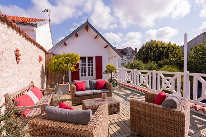 Maison à vendre - Châtelaillon-Plage - 6 pièces - 5 chambres