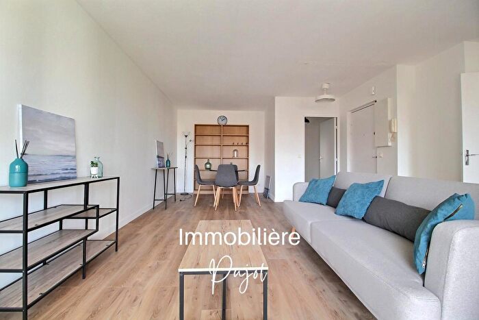 Appartement à louer - Marseille e , Baille - 4 pièces - 3 chambres