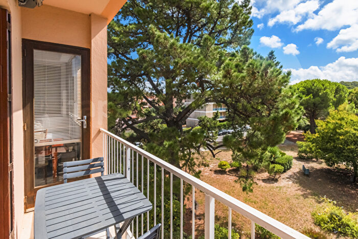 Appartement à vendre - Bormes-les-Mimosas, La Favière, Le Gau, Cap-Bénet, Cabasson, Plages - 2 pièces - 1 chambre