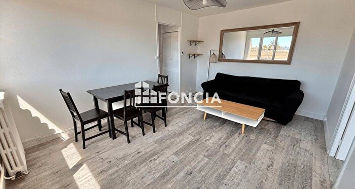 Cusset, Villeurbanne : Appartement 3 pièces à louer
