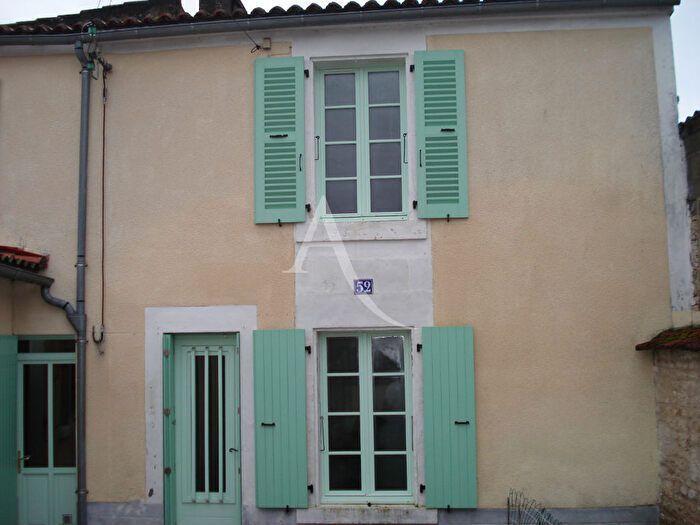 Maison 3 pièces à louer à Fontenay-le-Comte, Commerce, Marchoux