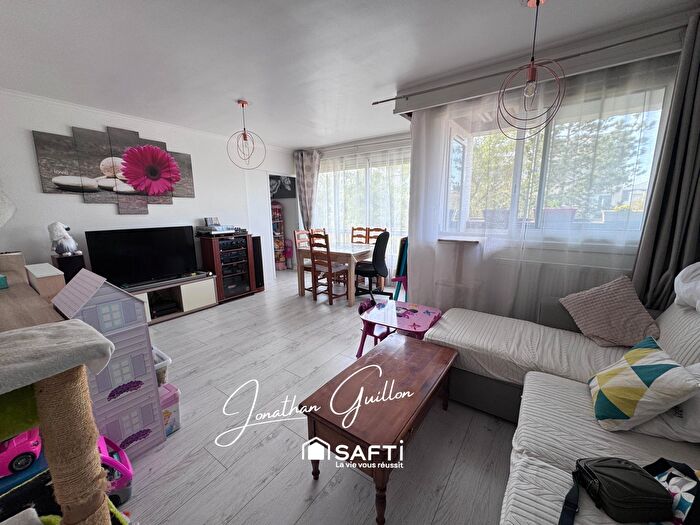 Appartement 3 pièces à vendre à Combs-la-Ville, Bois lEvèque