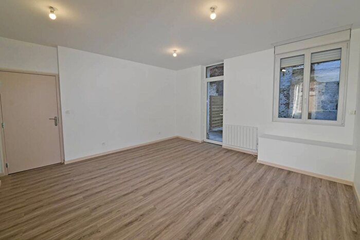 Appartement à louer - Centre Ville, Saint-Quentin - 1 pièce