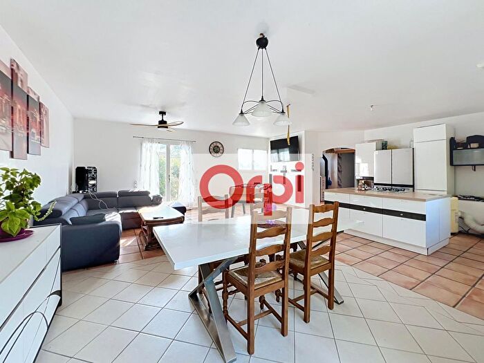 Maison 4 pièces à Saint-Cézert, à vendre