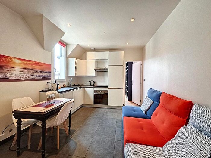 Appartement à louer - Suresnes, Cité Jardins - 2 pièces - 1 chambre