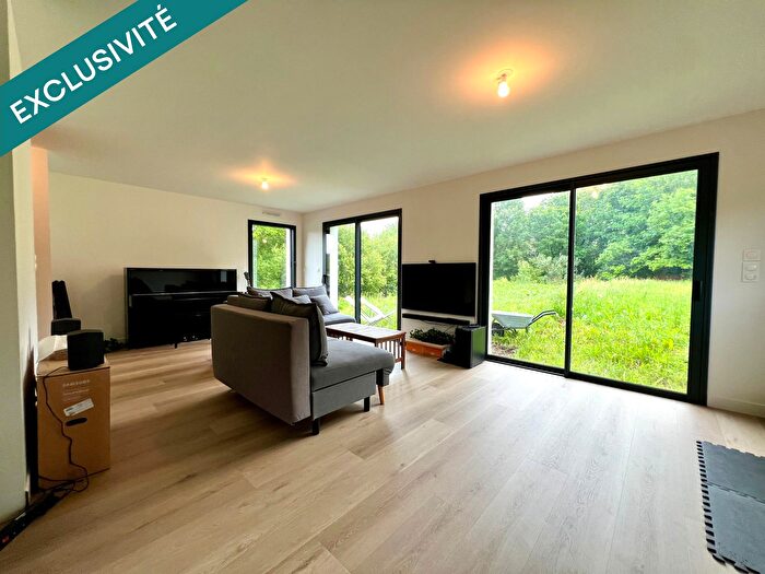Maison 4 pièces à Plogastel-Saint-Germain, à vendre