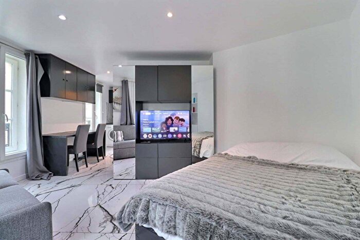 Appartement à louer - Saint Philippe du Roule, Paris ème arrondissement - 1 pièce