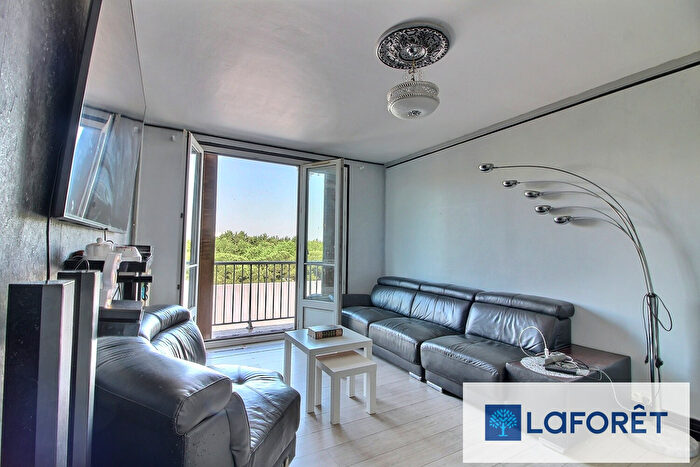 Appartement à vendre - Ris-Orangis, Moulin à Vent - 3 pièces - 2 chambres