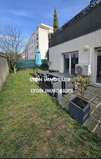 Appartement à vendre - Saint-Priest, Village - 2 pièces - 1 chambre