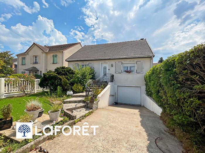 Maison 5 pièces à Sainte-Geneviève-des-Bois, Emile Zola, Bois Clairs, à vendre