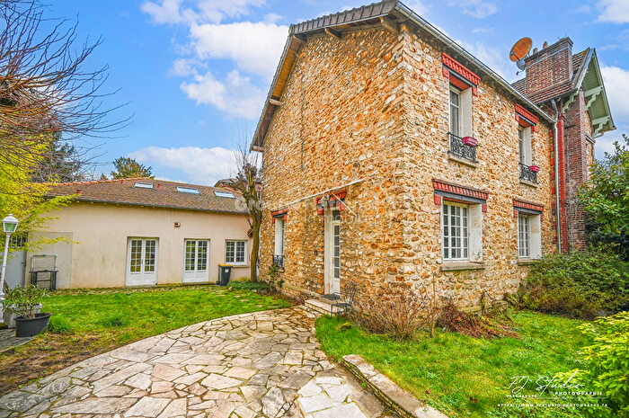 Maison à vendre - Saint-Leu-la-Forêt, Centre-ville - 7 pièces - 3 chambres