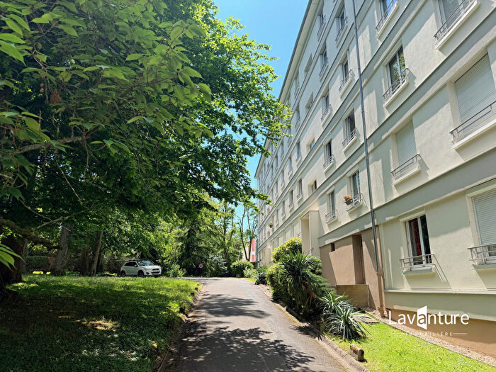 Appartement 4 pièces à louer à Châtenay-Malabry, Seignelay