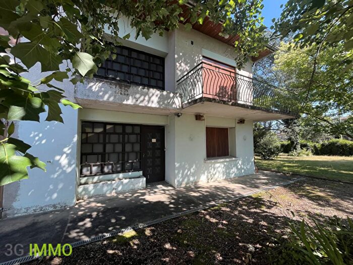 Maison à vendre - Châtillon-sur-Chalaronne - 6 pièces - 5 chambres