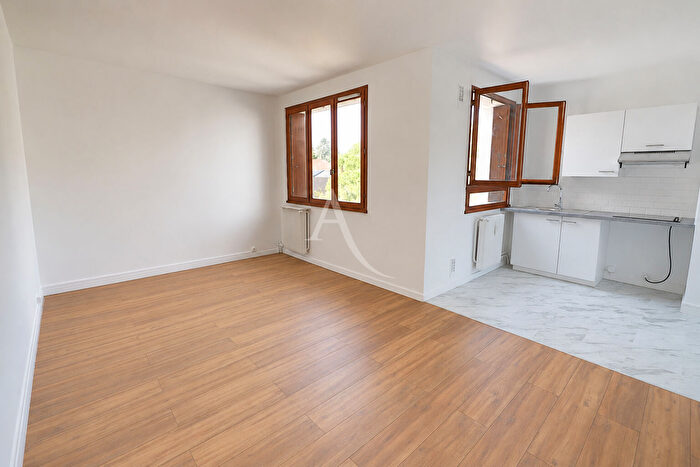 Chatou, Est : Appartement 1 pièce à louer