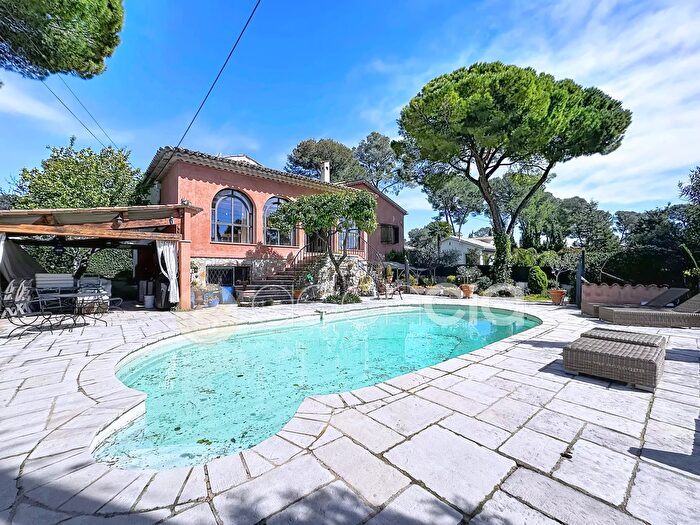 Maison à vendre - Mougins, Le Colombier, Colombe, Cabrières, Le Bordé - 9 pièces - 7 chambres