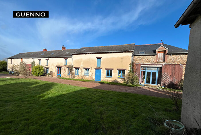 Maison à vendre - Irodouër - 8 pièces - 5 chambres