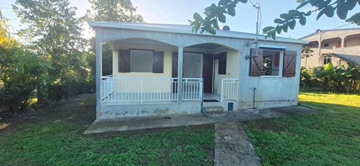 Maison à louer - Sainte-Rose - 3 pièces - 2 chambres