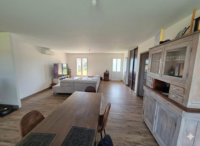 Maison à vendre - Saint-Coutant-le-Grand - 4 pièces - 3 chambres