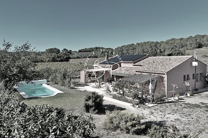 Maison à vendre - Saint-Antonin-du-Var - 7 pièces - 5 chambres