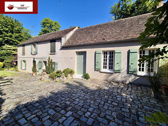 Maison 7 pièces à Les Mesnuls, à vendre