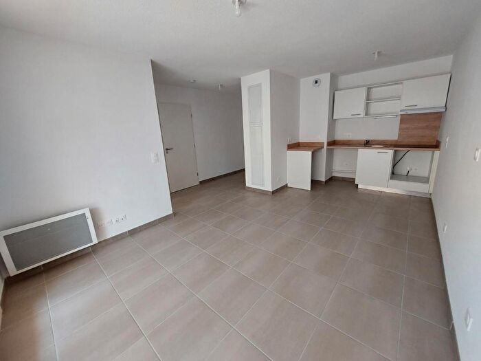 Nîmes, Ville Active : Appartement 2 pièces à louer