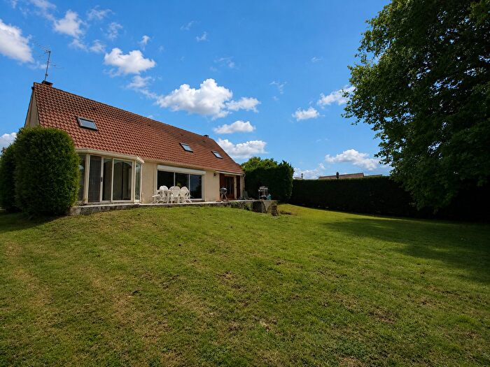 Saint-Aubin-sur-Gaillon : Maison 7 pièces à vendre