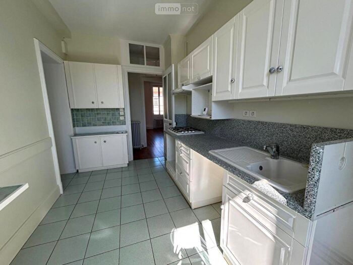 Appartement à louer - Bourg-en-Bresse - 4 pièces - 3 chambres