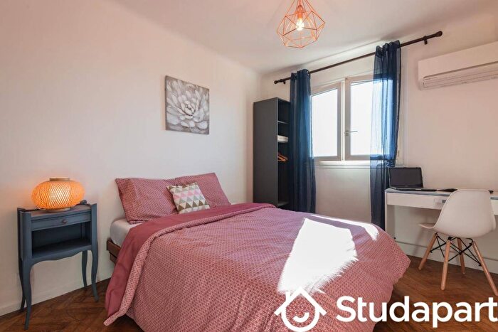 Appartement à louer - Arenas, Nice - 1 pièce - 4 chambres