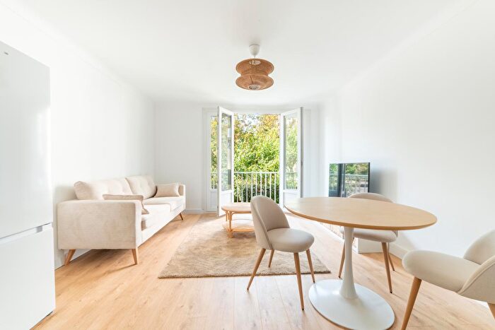 Appartement à louer - Nantes, Le Pont du Cens - 4 pièces - 3 chambres