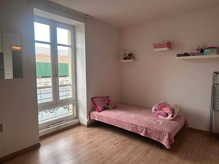 Arènes, Nîmes : Appartement 1 pièce à louer